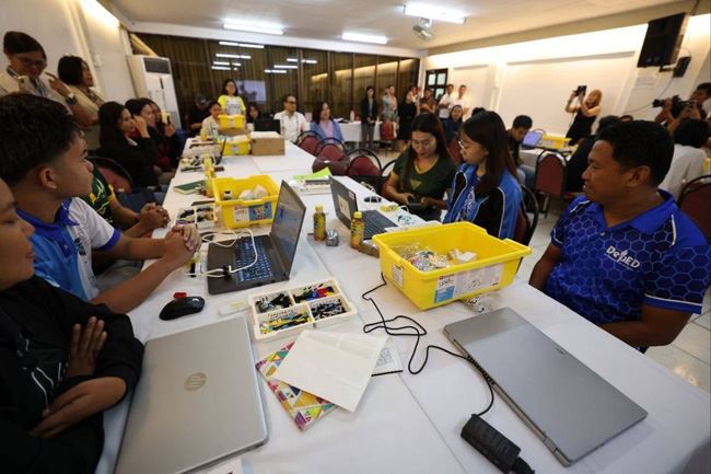CEBU Capitol donates P8Million Worth of Robotics Kits to CEBU Science ...